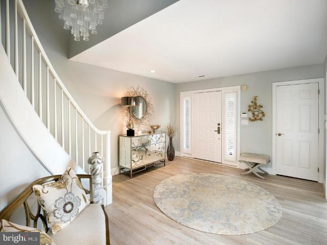 1202 Round Hill Road