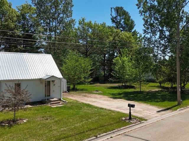 1202 S Andrews St, Shawano, WI 54166