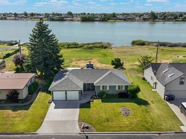 1202 S Eastlake Dr, Moses Lake, WA 98837