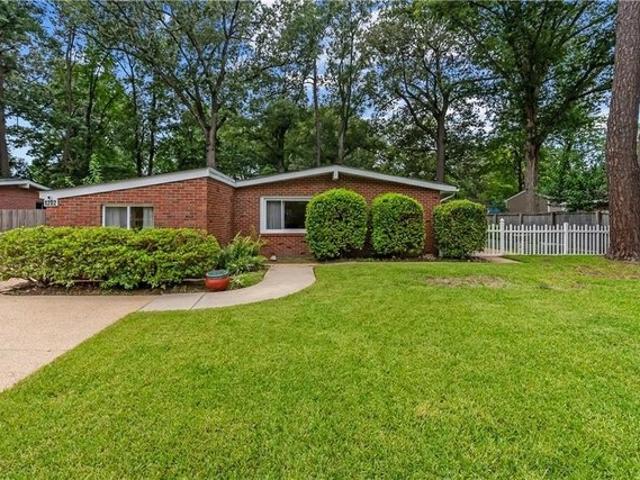 1202 Santeetlah Ave, Chesapeake, VA 23325