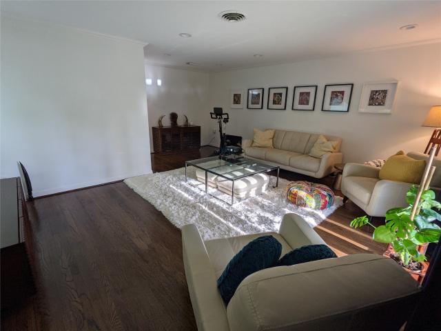1202 Shadeland Dr, Houston, TX 77043 | MLS #38152