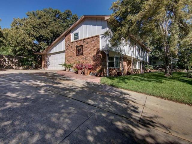 1202 Tanglewood Trail