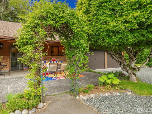 1202 Telegraph Road