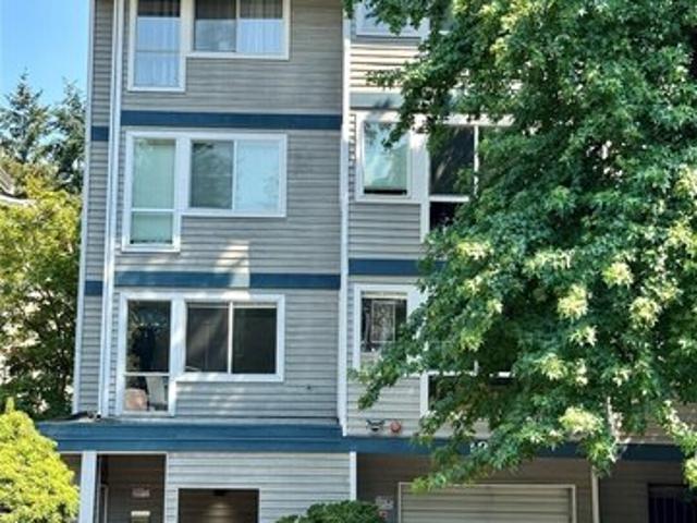 1202 th Ave NE Apt 304, Seattle, WA 98125