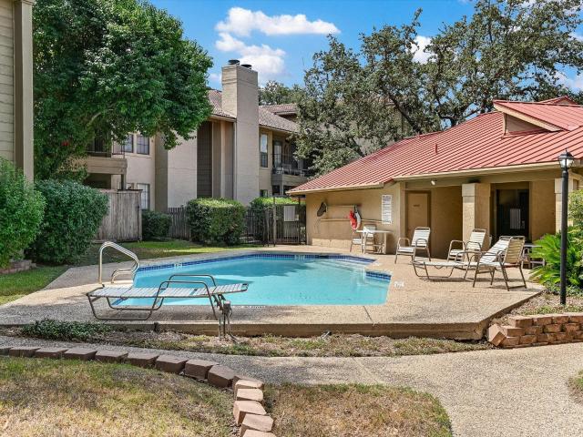 1202 Thorpe Ln # 402 A