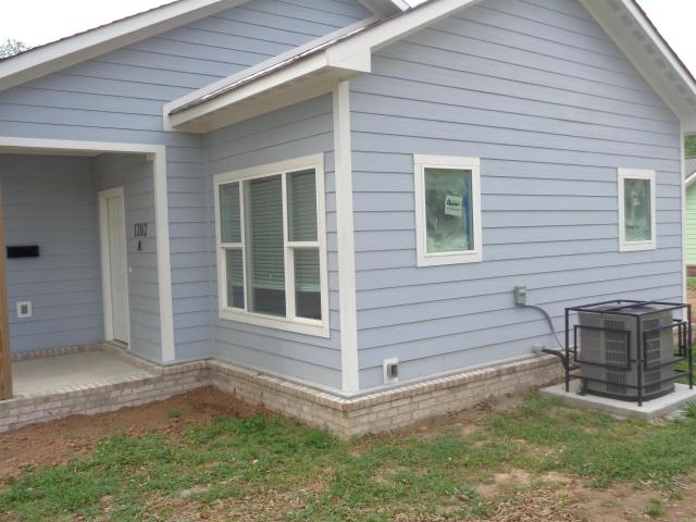 1202 W 11 Street # A & B