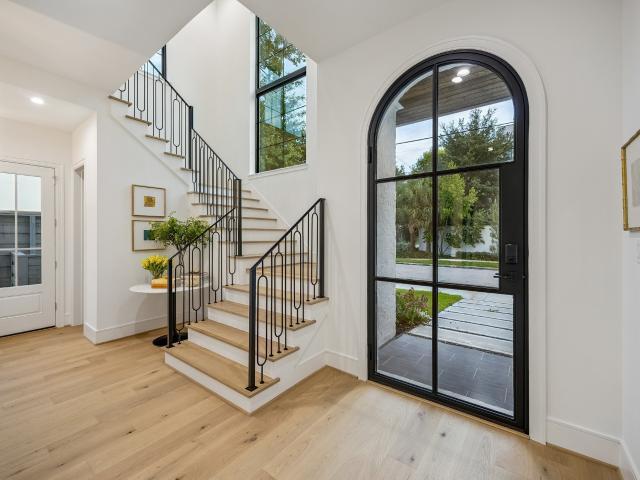 1202 W Drew