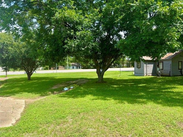 1202 W Highway 21, Caldwell, TX 77836