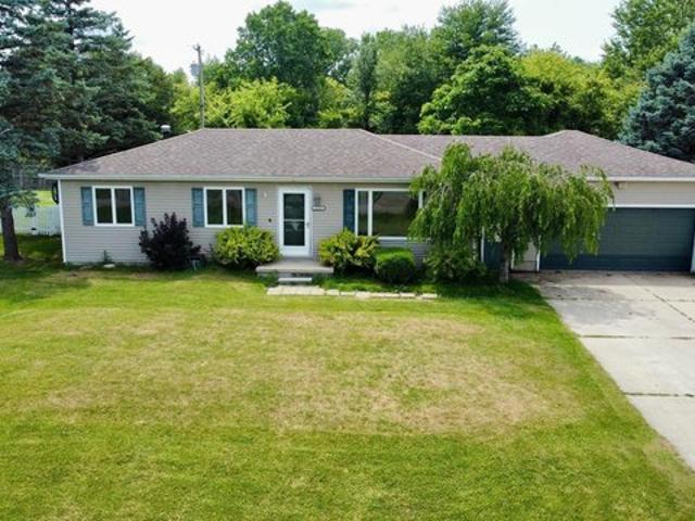 12033 Crossman St, Carleton, MI 48117