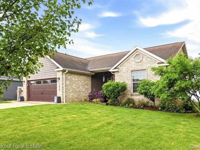 12030 Country Run Dr, Birch Run, MI 48415