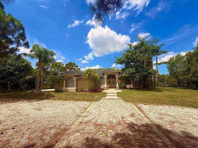 12037 Temple Blvd, The Acreage, FL 33412