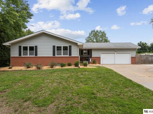 12037 N 40th St, Omaha, NE 68112