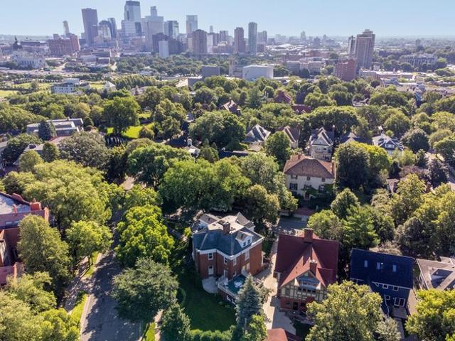 1203 Mount Curve Ave, Minneapolis, MN 55403