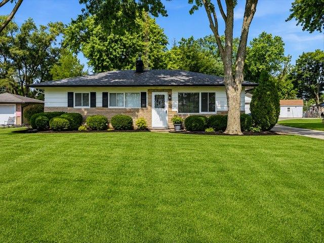 1203 N Chapel Hill Rd, Mchenry, IL 60051