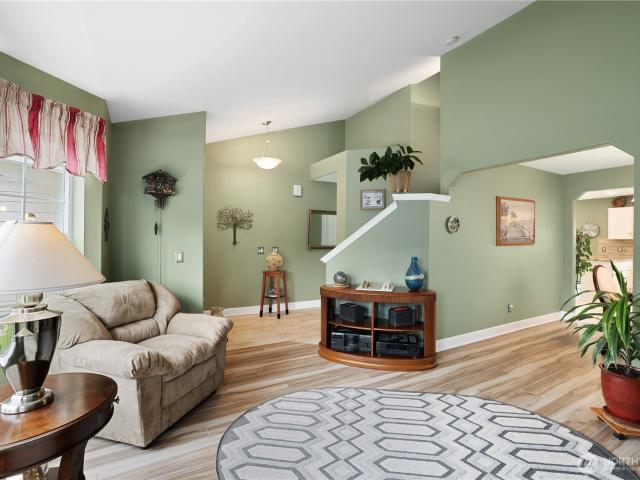 1203 Blue Jay Avenue SW