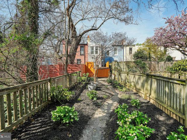 1203 C St SE, Washington, DC 20003 | Compass