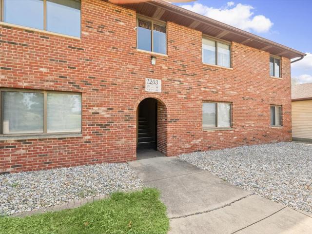 1203 Clifford Drive # 7