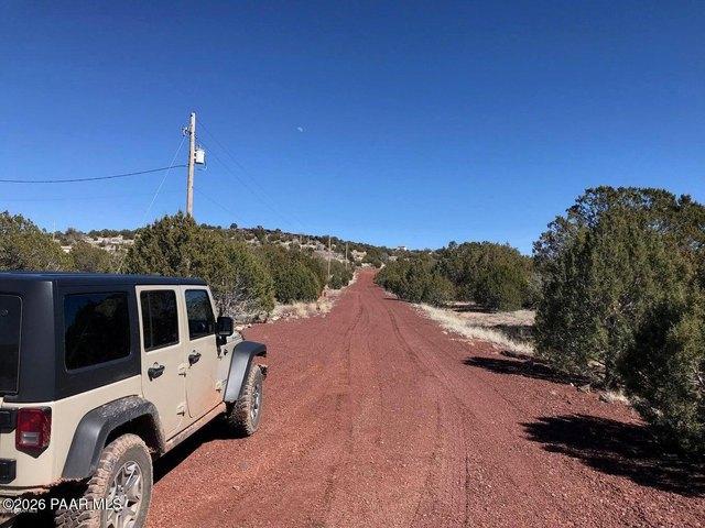 1203 County Line Cir, Ash Fork, AZ 86320