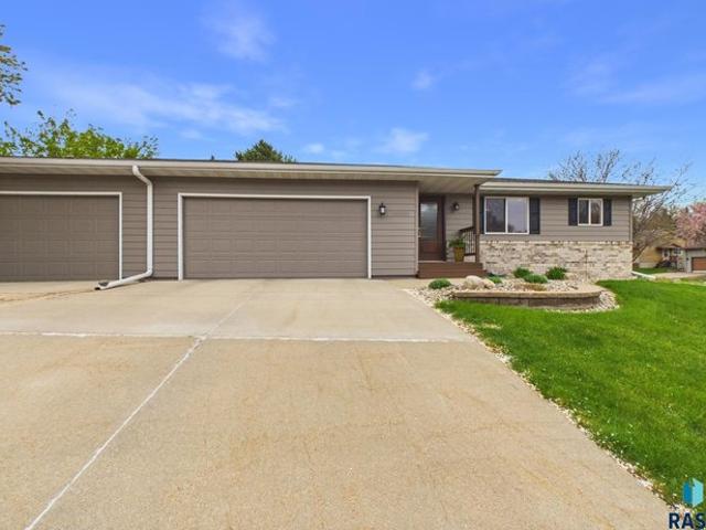 1203 E 56th St, Sioux Falls, SD 57105