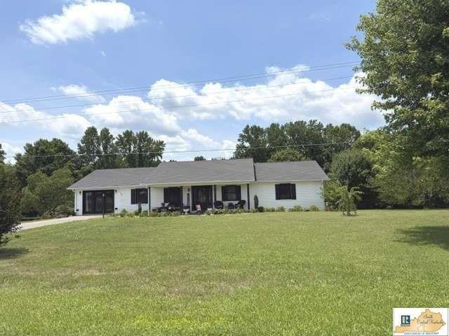 1203 Fountain Run Rd, Gamaliel, KY 42140