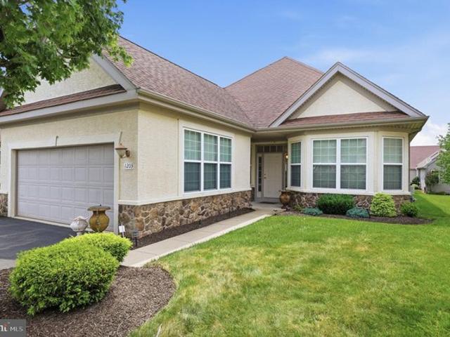 1203 Lyndhurst Ct Unit 82, Warrington, PA 18976