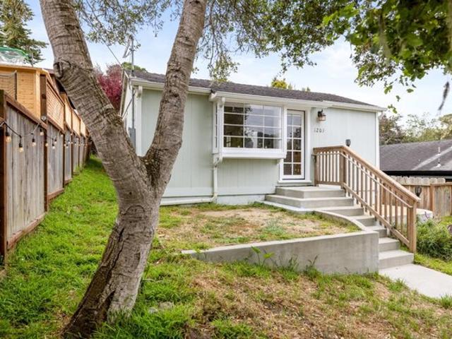 1203 Lincoln Ave, Pacific Grove, CA 93950