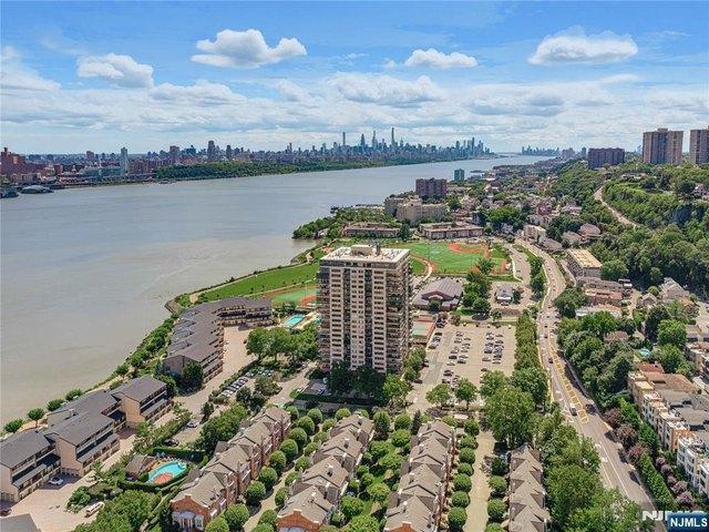1203 River Rd Apt 1G, Edgewater, NJ 07020