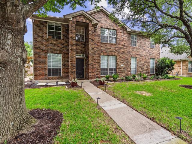 1203 Thackeray Ln