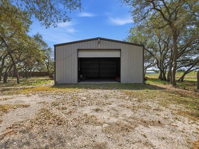 1203 W Young Ave, Aransas Pass, TX 78336