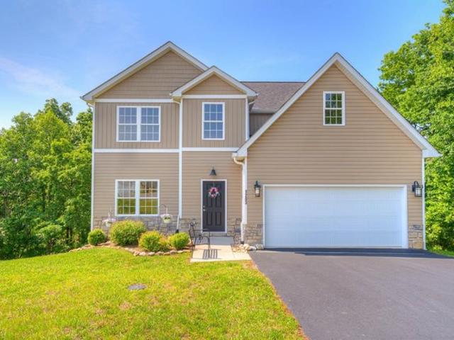 1203 Walnut Ridge Rd, Christiansburg, VA 24073