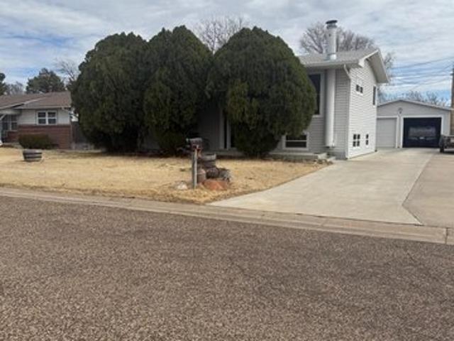 1203 Western Dr, Liberal, KS 67901