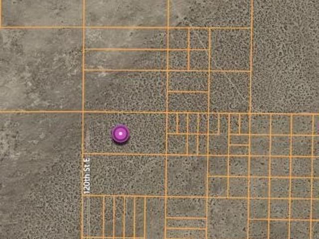 120th St E # M8, Palmdale, CA 93591