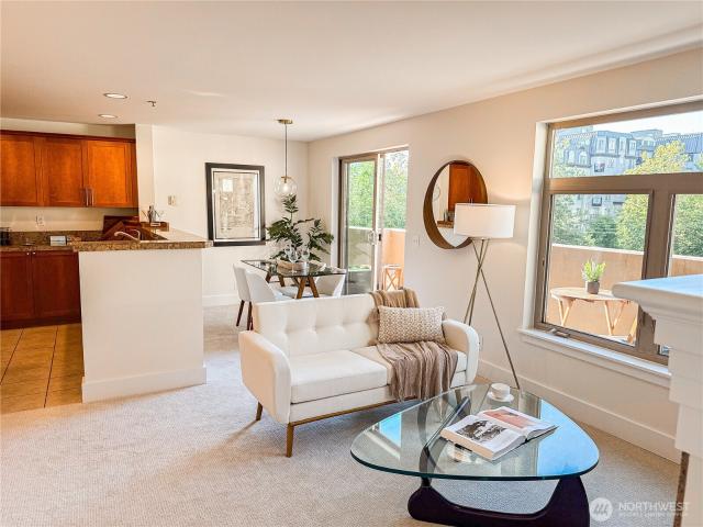 120 1st Avenue W # 306