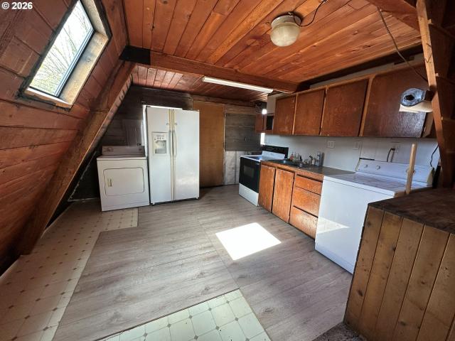 120 2ND ST