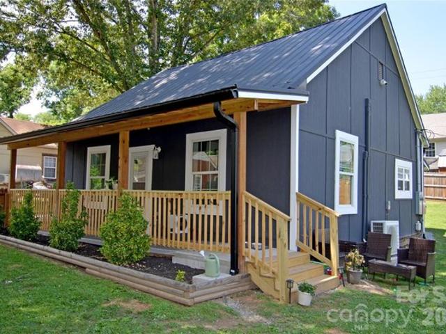 120 7th St Unit 20, Marion, NC 28752