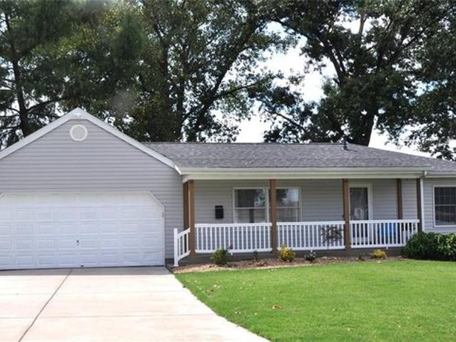 120 Country Life Dr, O'Fallon, MO 63366