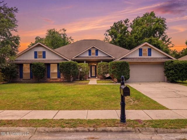 120 Cattail Ln, Ocean Springs, MS 39564