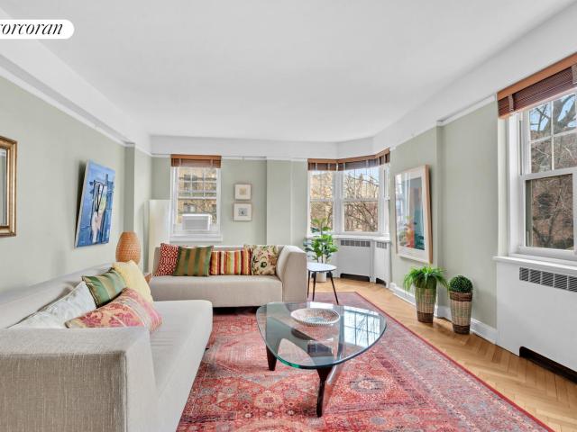 120 CABRINI Boulevard 44