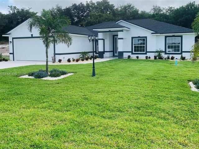 120 Clinton Ave, Lake Placid, FL 33852