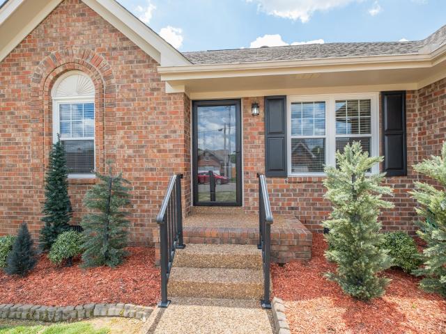 120 Cloverfield Ct