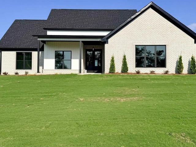 120 Crest Loop Rd, Clanton, AL 35045