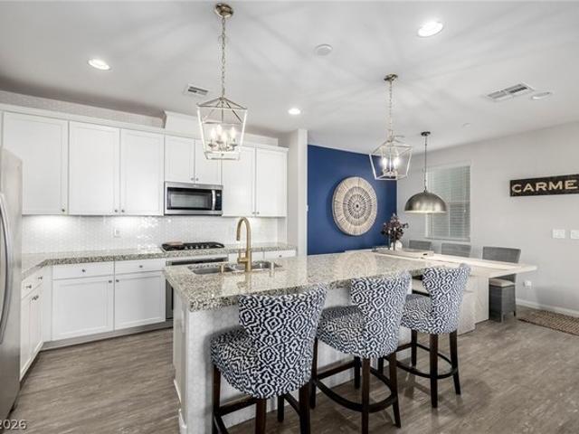 120 Alamere Falls Dr, Las Vegas, NV 89138