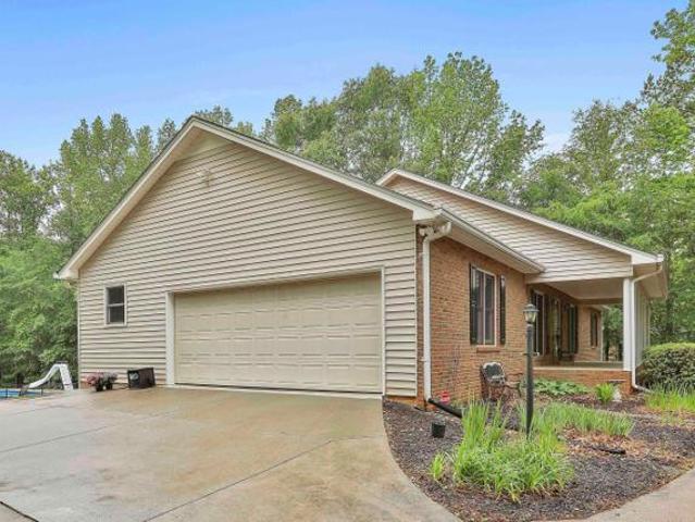 120 Alford Dr, Fayetteville, GA 30215