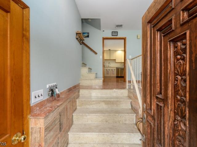 120 Allen St