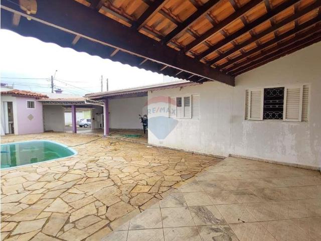 120 Área Útil Casa Alugar, 2 Dormitórios localizado em Jardim Ypê, Botucatu, São Paulo, 18608714 | Brasil