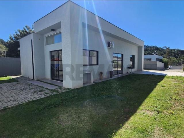 120 Área Útil Casa Alugar, 3 Dormitórios localizado em Avenida Brasil, Jardim Estância Brasil, Atibaia, São Paulo, 12948 160 | Brasil