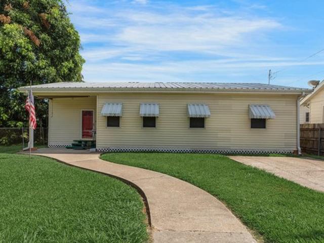 120 Bayouview Dr, Franklin, LA 70538