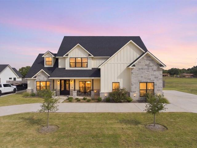 120 Big Catch Ln, Robinson, TX 76706