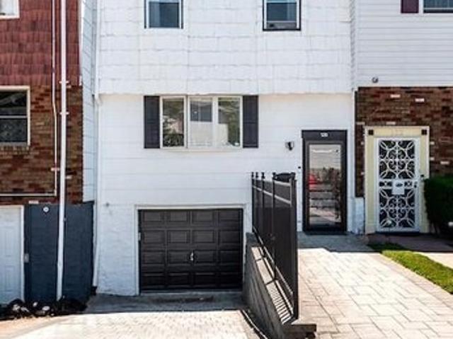 120 Birch Rd, Staten Island, NY 10303