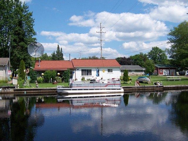 120 Brad N Cris Dr, Houghton Lake, MI 48629